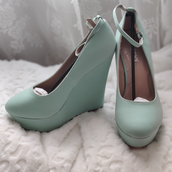 Delicacy | Shoes | Mint Green Wedge Heels | Poshmark